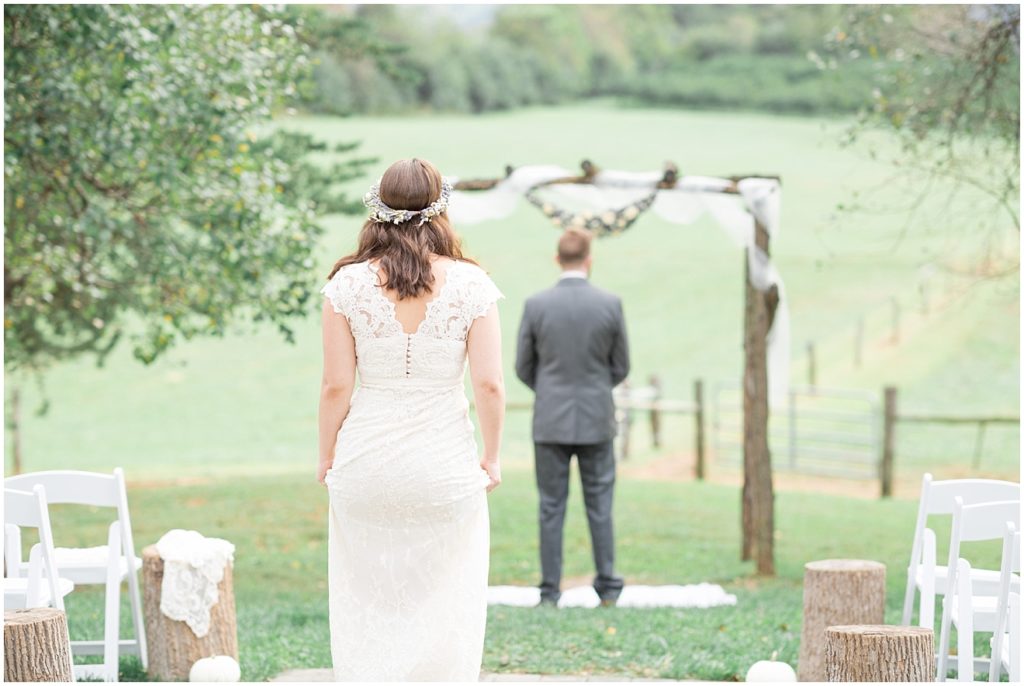 emily + clint | diamond v farm wedding - lindseyrickardsphotography.com